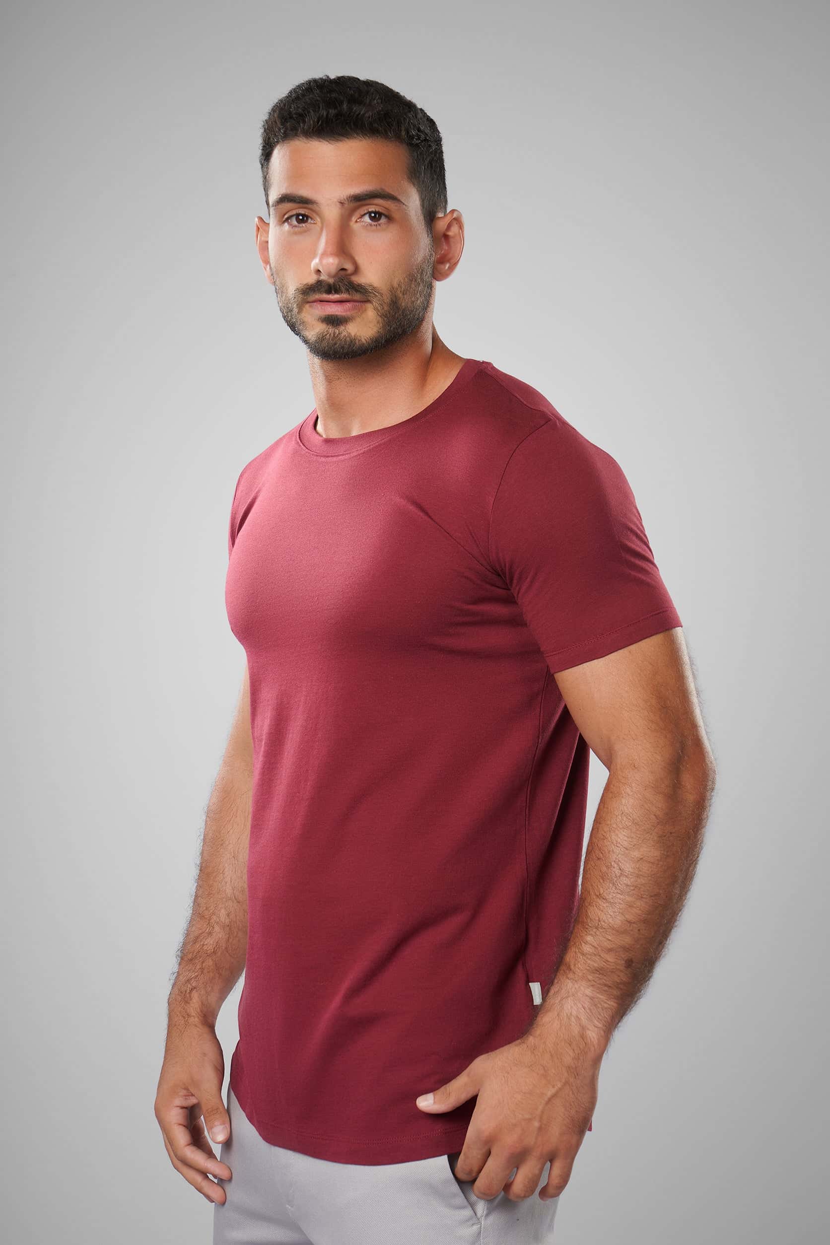 T-Shirt Basic Round Neck - Essential Comfort and Style for Everyone ...